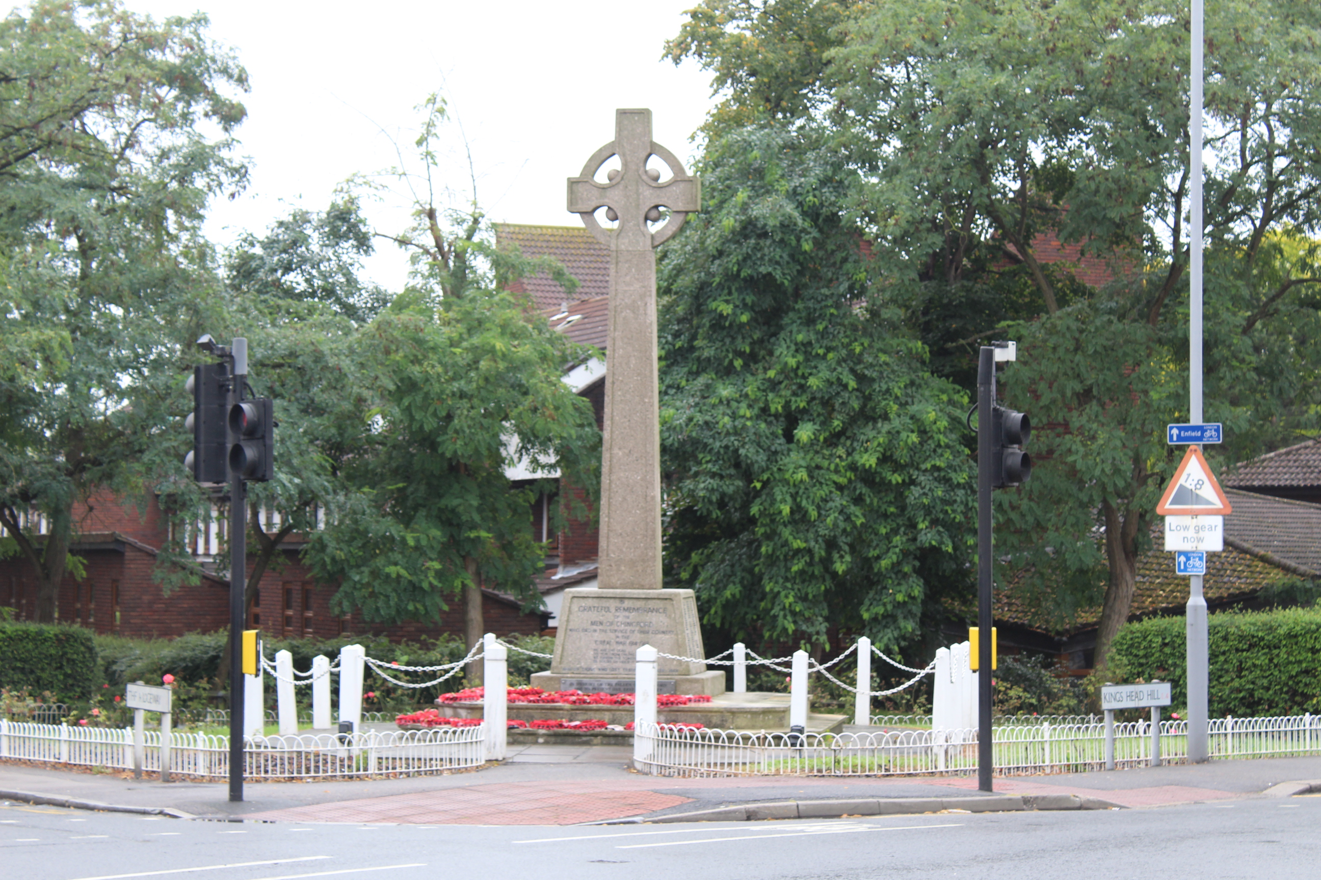 Chingford War Memorial - War Memorials Online